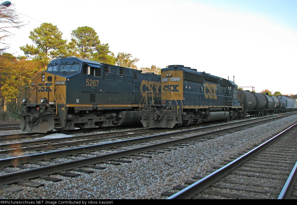 GEVO spam and a SD40-2 at Fowler